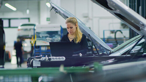 AMG Karriere: Jobs bei Mercedes-AMG